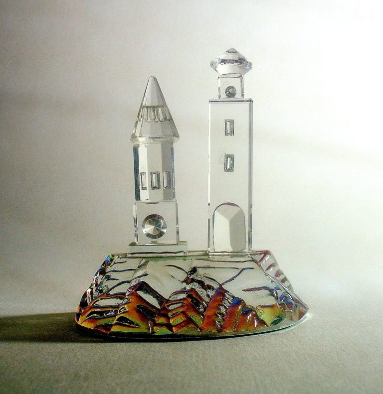 Crystal Lighthouse - Uncategorised - Glassblobbery.com